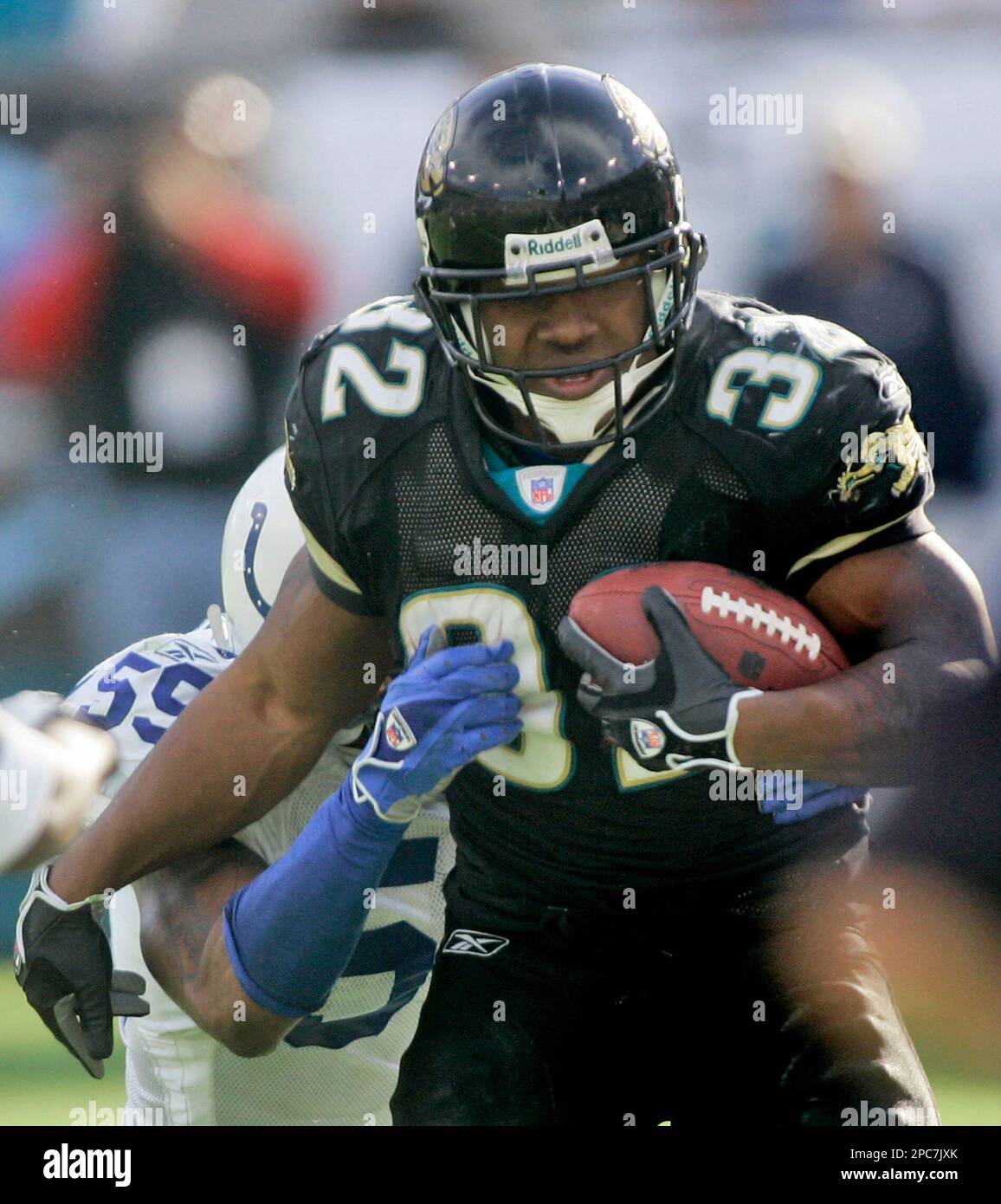 Jacksonville Jaguars running back Maurice Jones-Drew, front, runs for ...