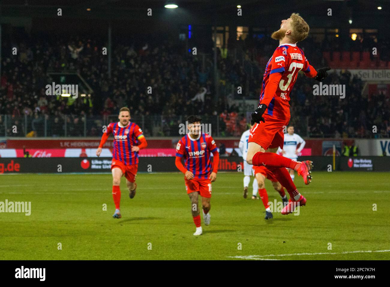 Jan Niklas BESTE (1.FC Heidenheim) r. Cheering after 1 to 0 Stock Photo ...