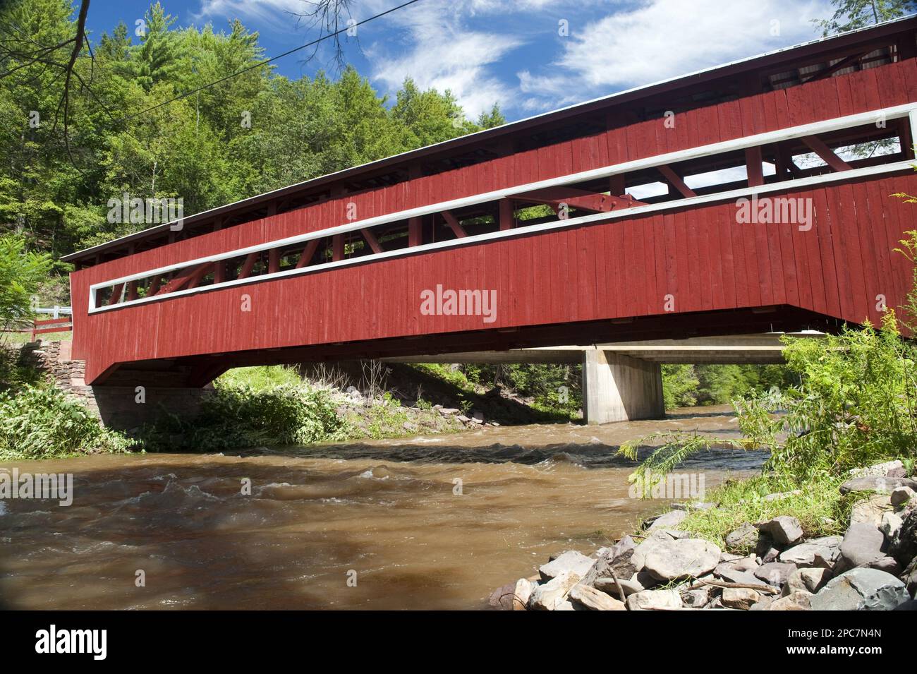 East west paden covered bridges hi-res stock photography and images - Alamy