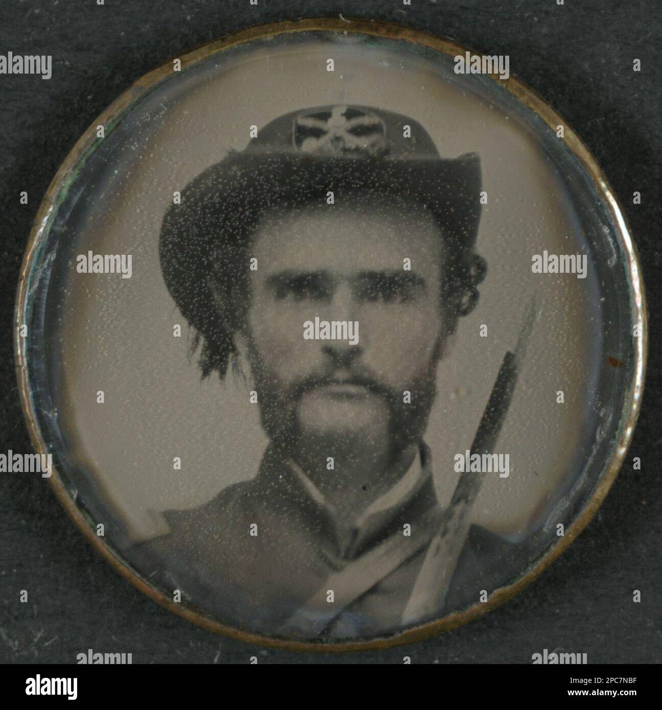 Unidentified cavalry soldier in Union uniform with sword. Liljenquist ...