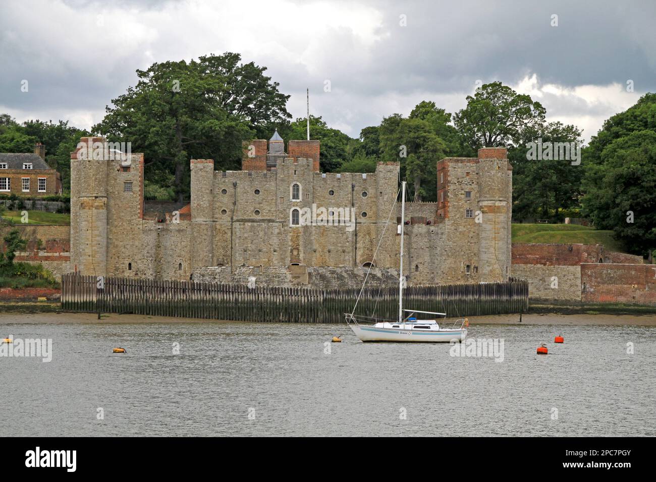 View of Elizabethan artillery fort, Upnor Castle, Upnor, River Medway ...