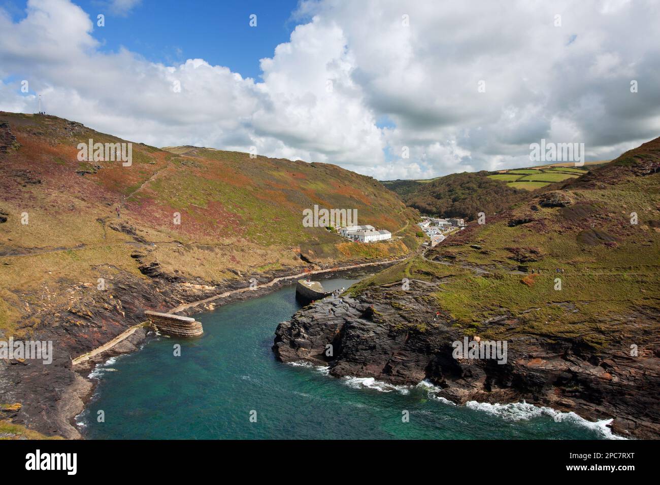 Embankment wall hi-res stock photography and images - Alamy