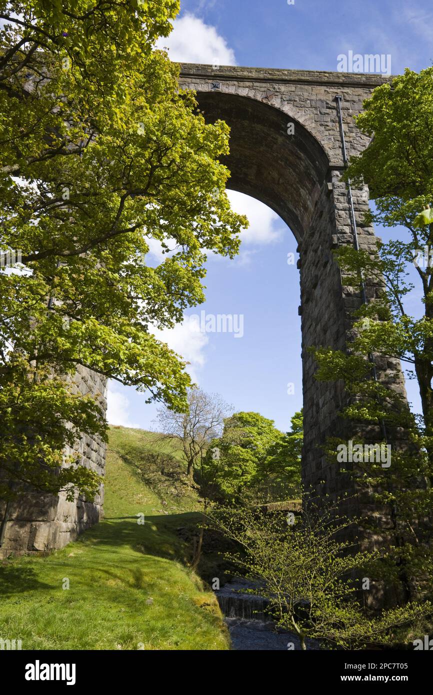 View of railway viaduct, Dent Head Viaduct, Dentdale, Yorkshire Dales N ...