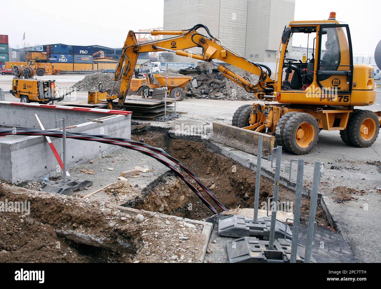 ARCHIVE---Auf dem Areal des Werkhofes Kleinhueningen der Industriellen ...