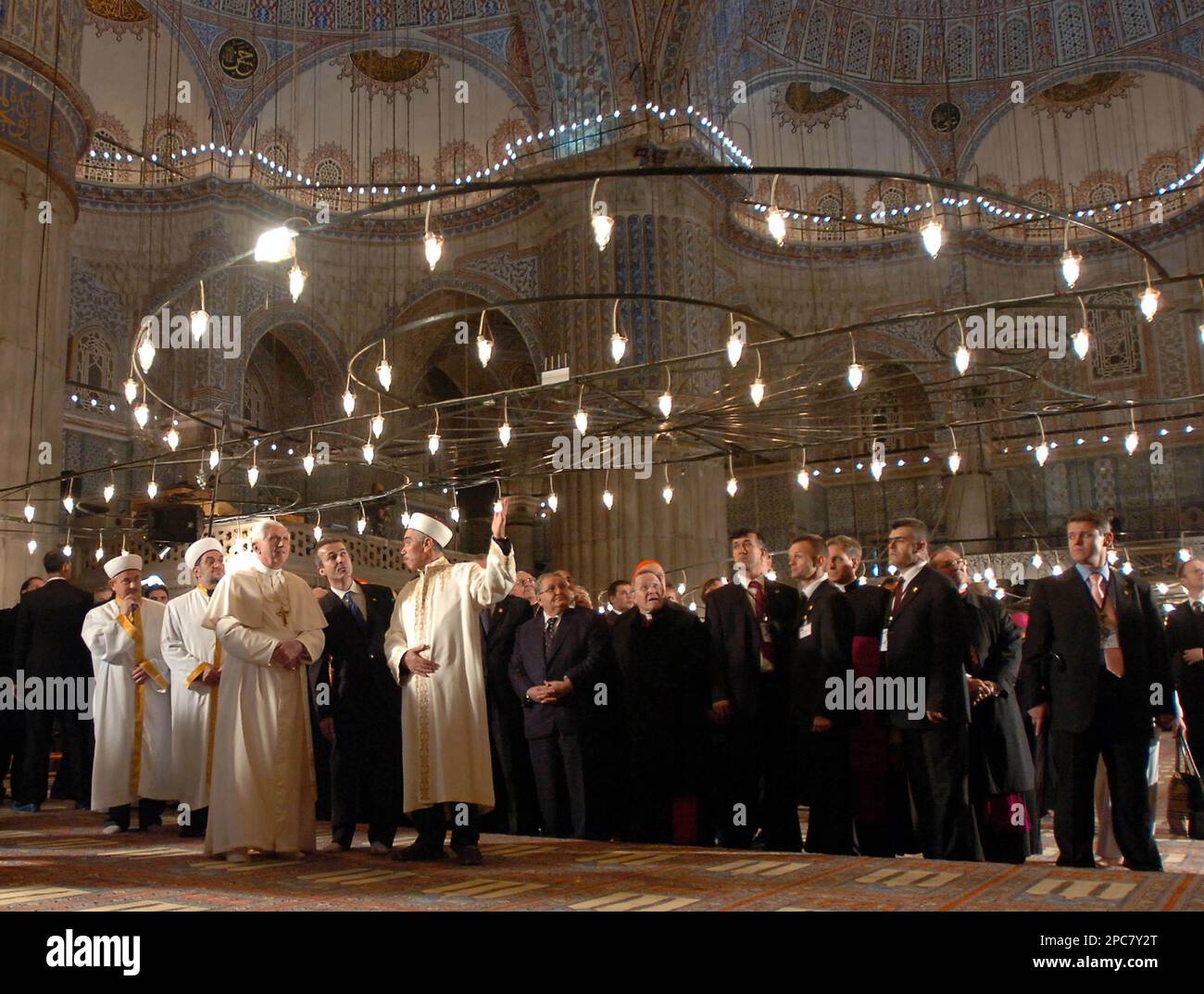 ** FILE ** Pope Benedict XVI, third from left, and Mufti of Istanbul ...