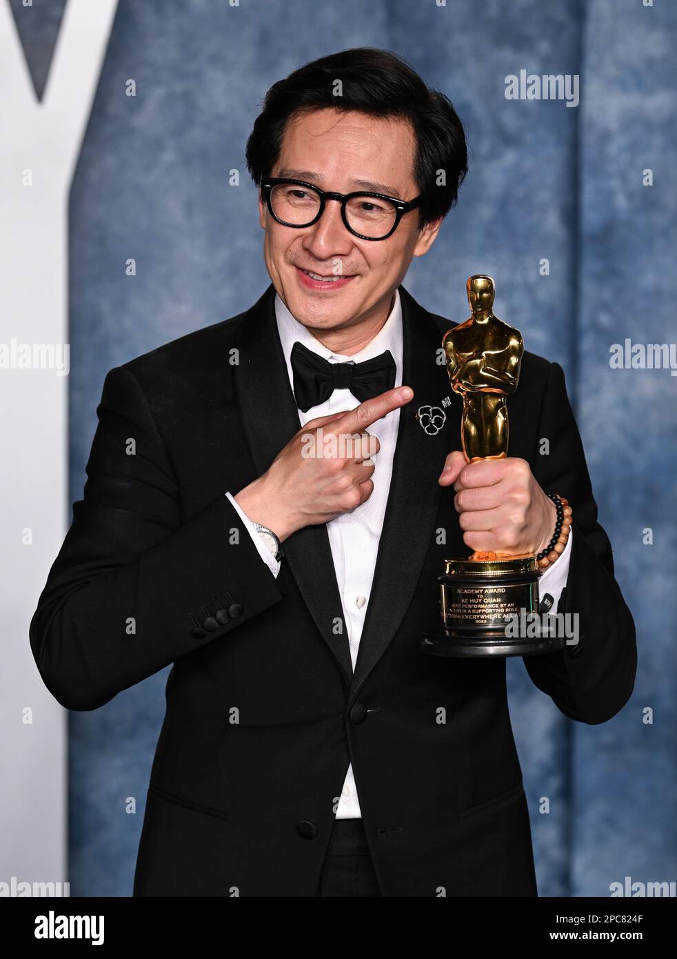 Los Angeles, USA. 13th Mar, 2023. Ke Huy Quan with his Oscar for Best ...