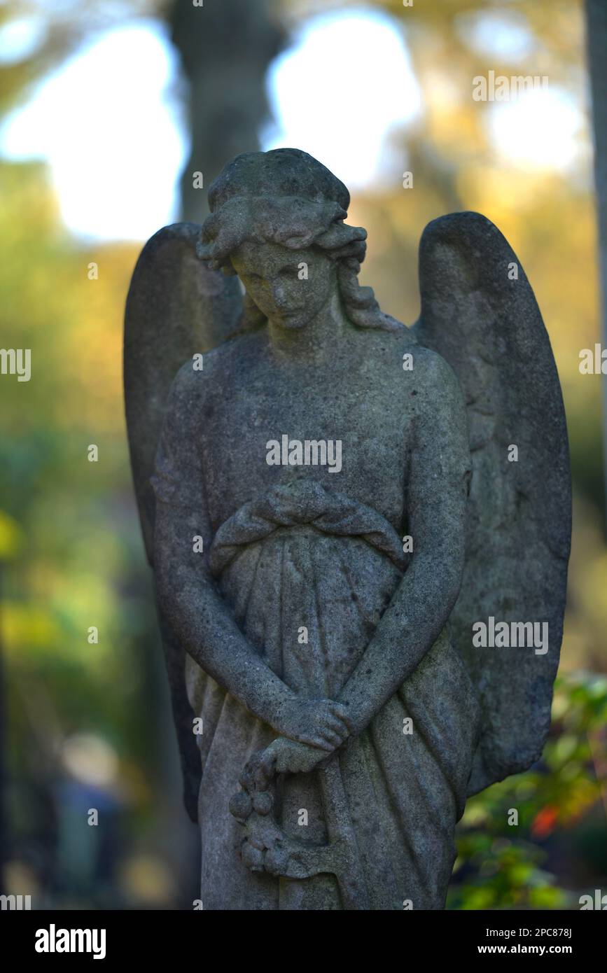 Old st matthew's cemetery, berlin hi-res stock photography and images ...