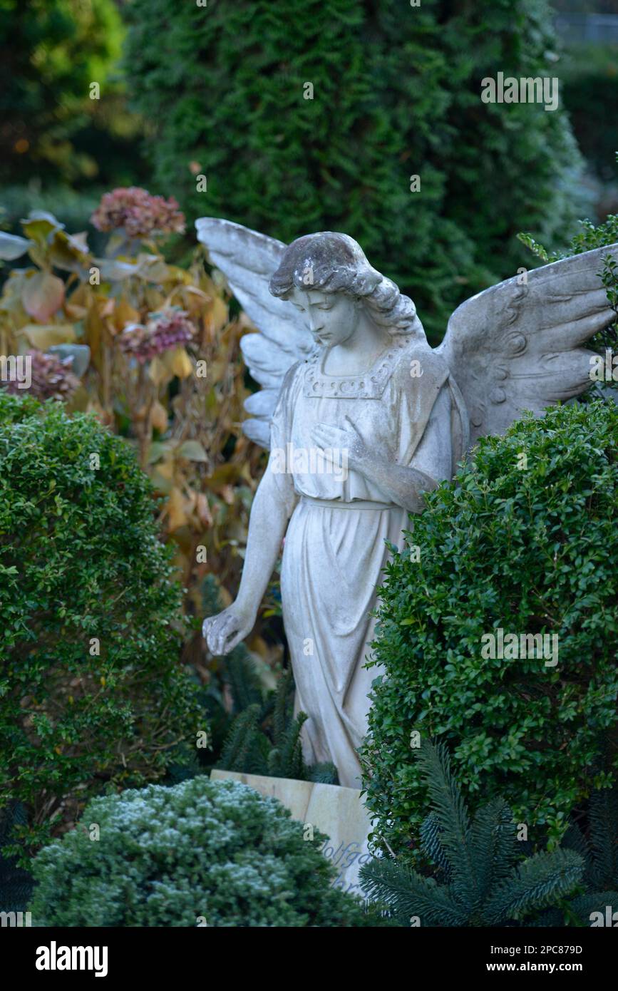 Mourning figure, grave, Old St. Matthew's Churchyard, Schoeneberg ...
