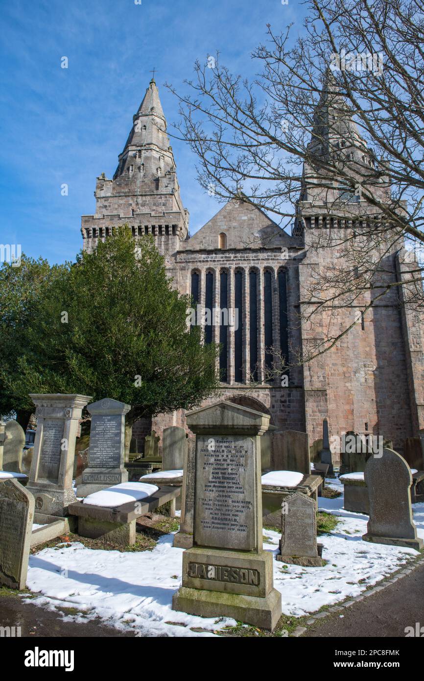 Graveyard uk hi-res stock photography and images - Alamy