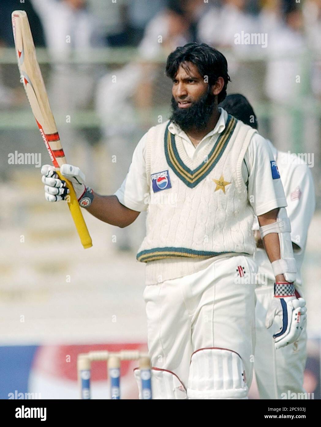 Pakistan's batsman Mohammad Yousuf acknowledges his fans during the ...
