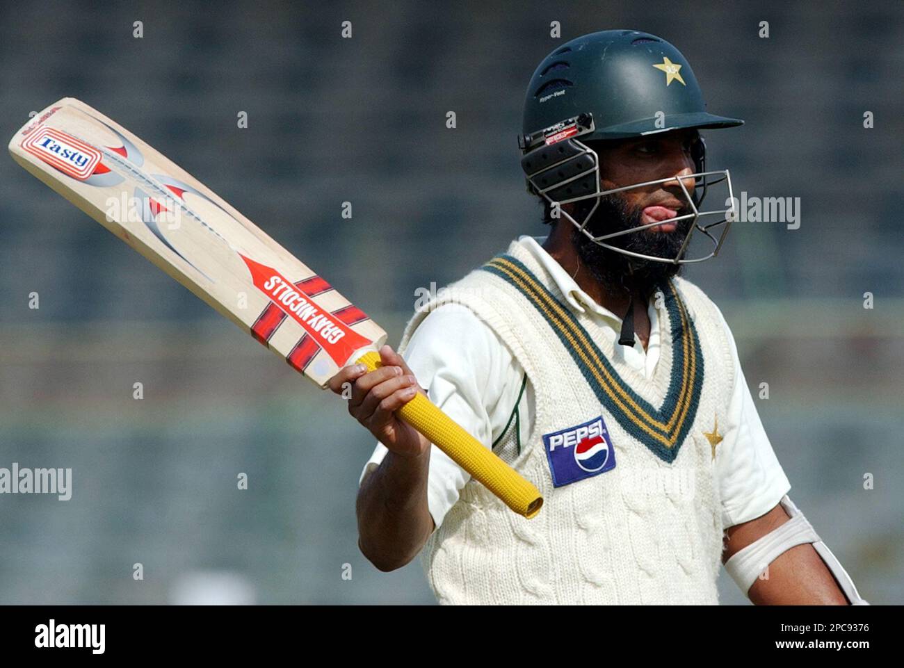 Pakistan's batsman Mohammad Yousaf acknowledges his fans during the ...