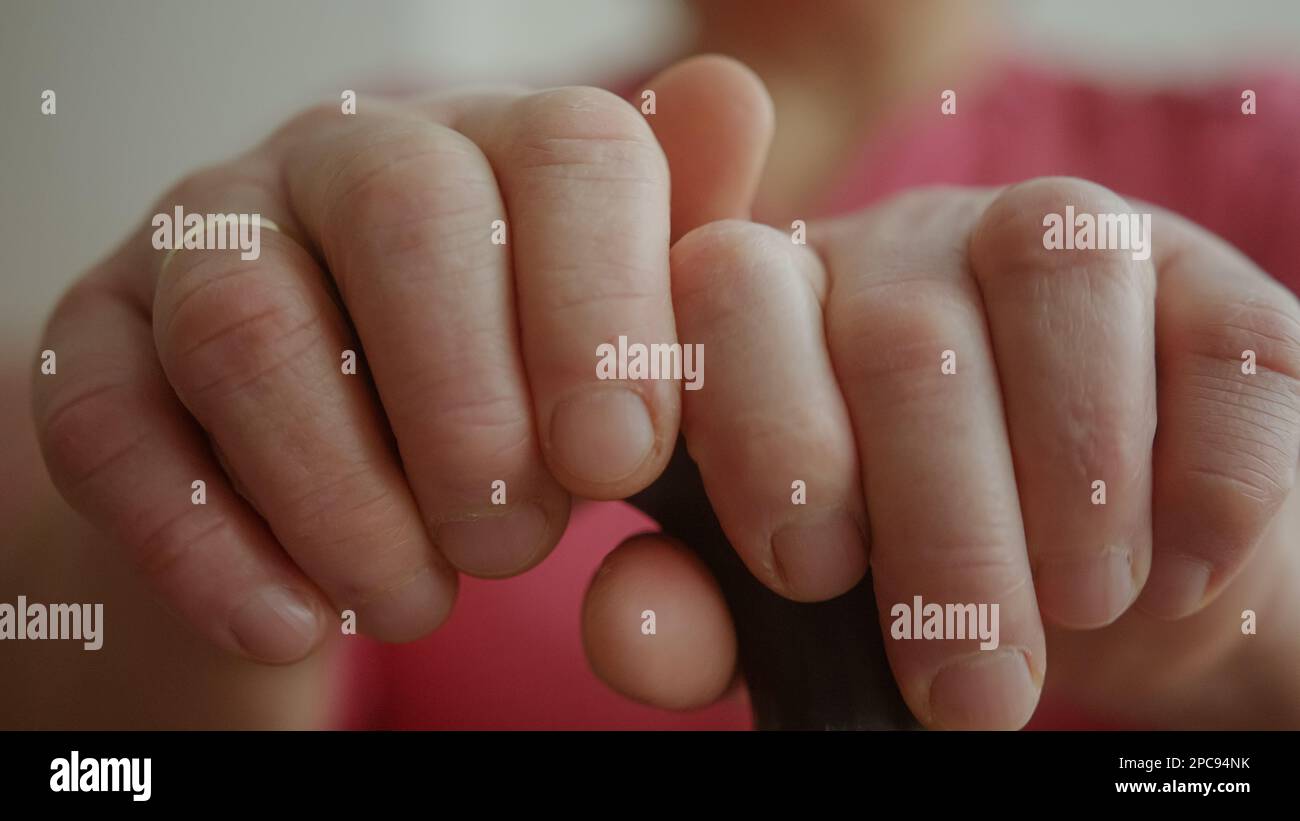 Close up elderly hands hi-res stock photography and images - Alamy
