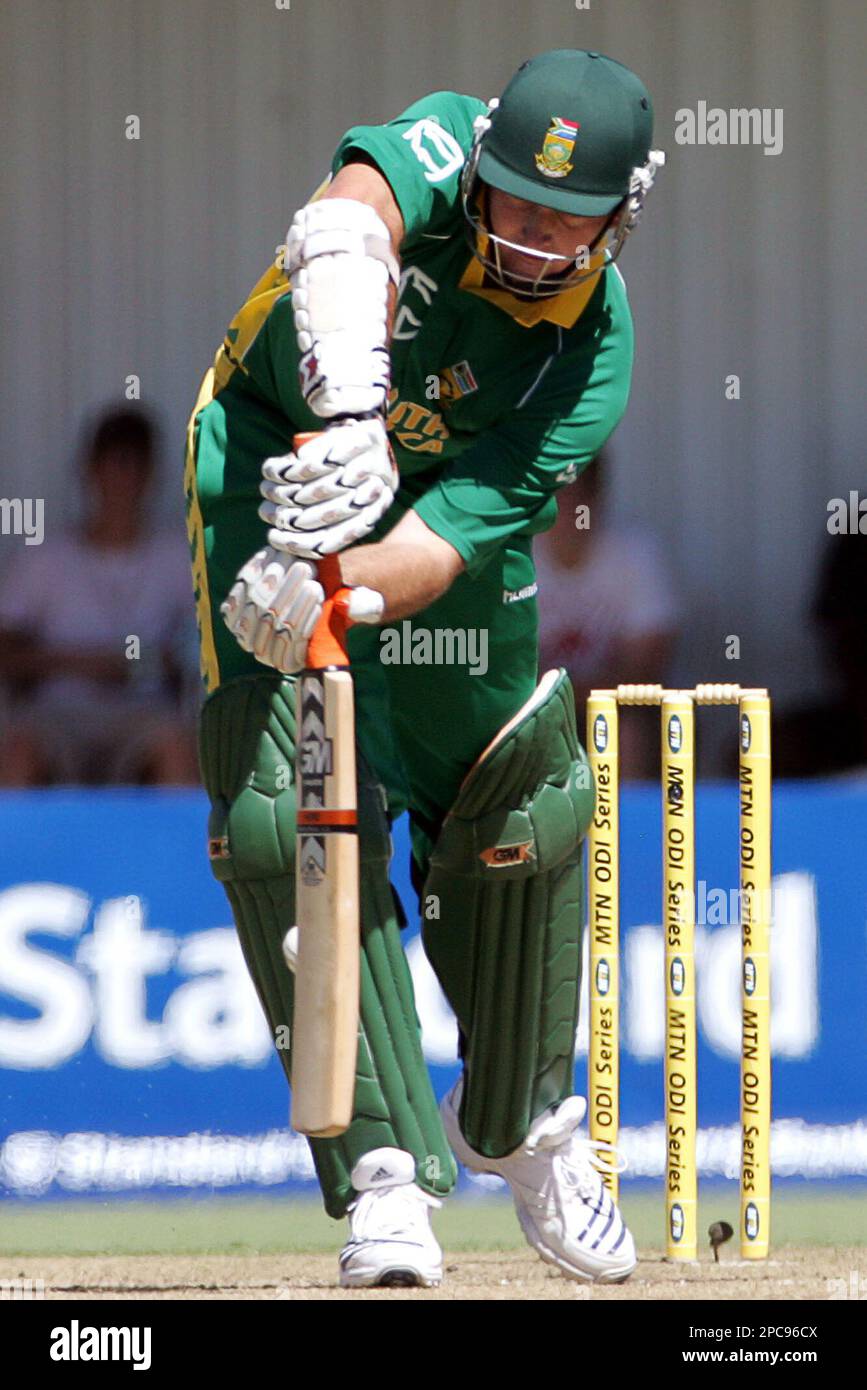 South Africa's batsman Graeme Smith, bats as India's bowler Zaheer Khan ...