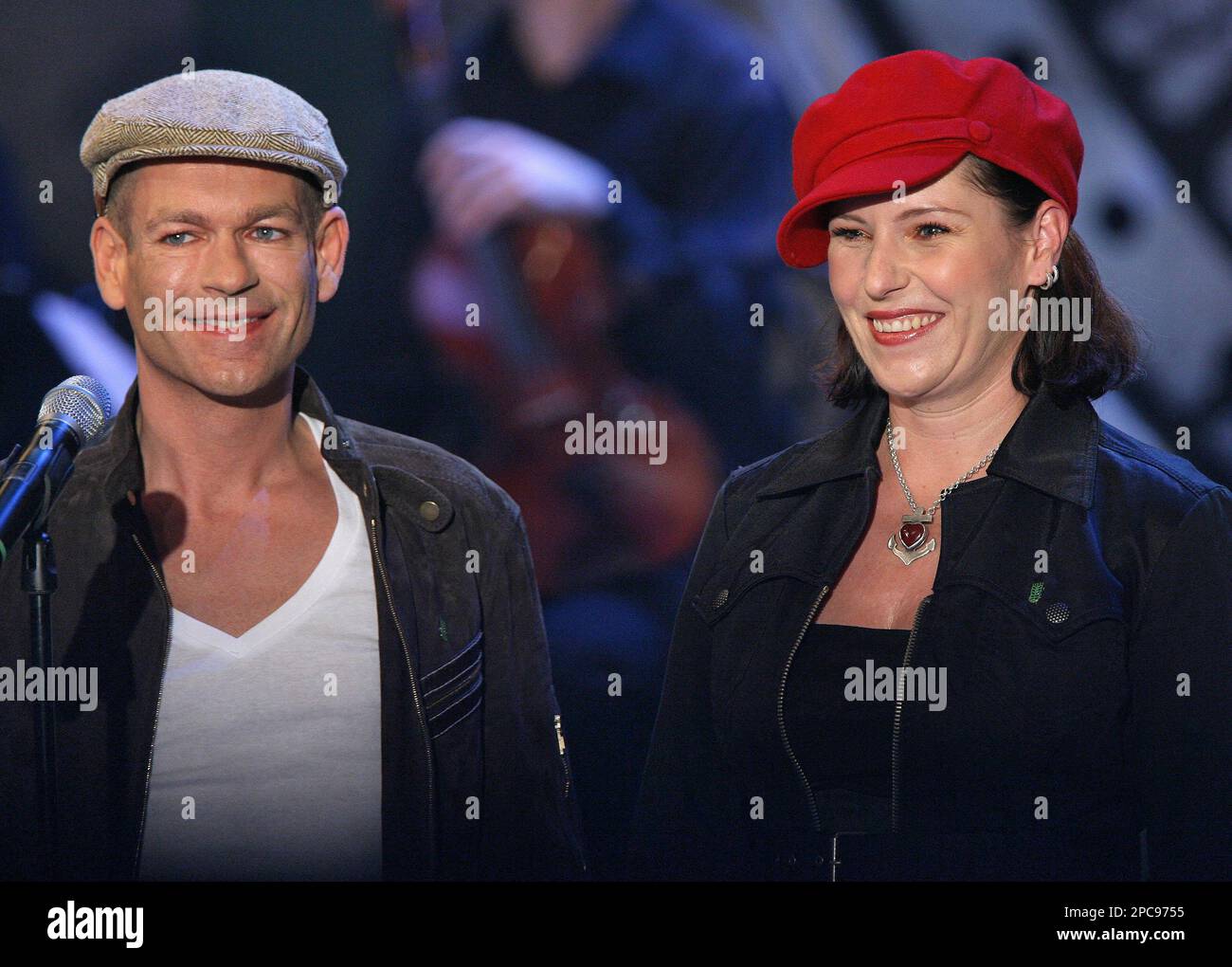 ** ARCHIV ** Das Duo "Rosenstolz", AnNa R., rechts, und Peter Plate ...