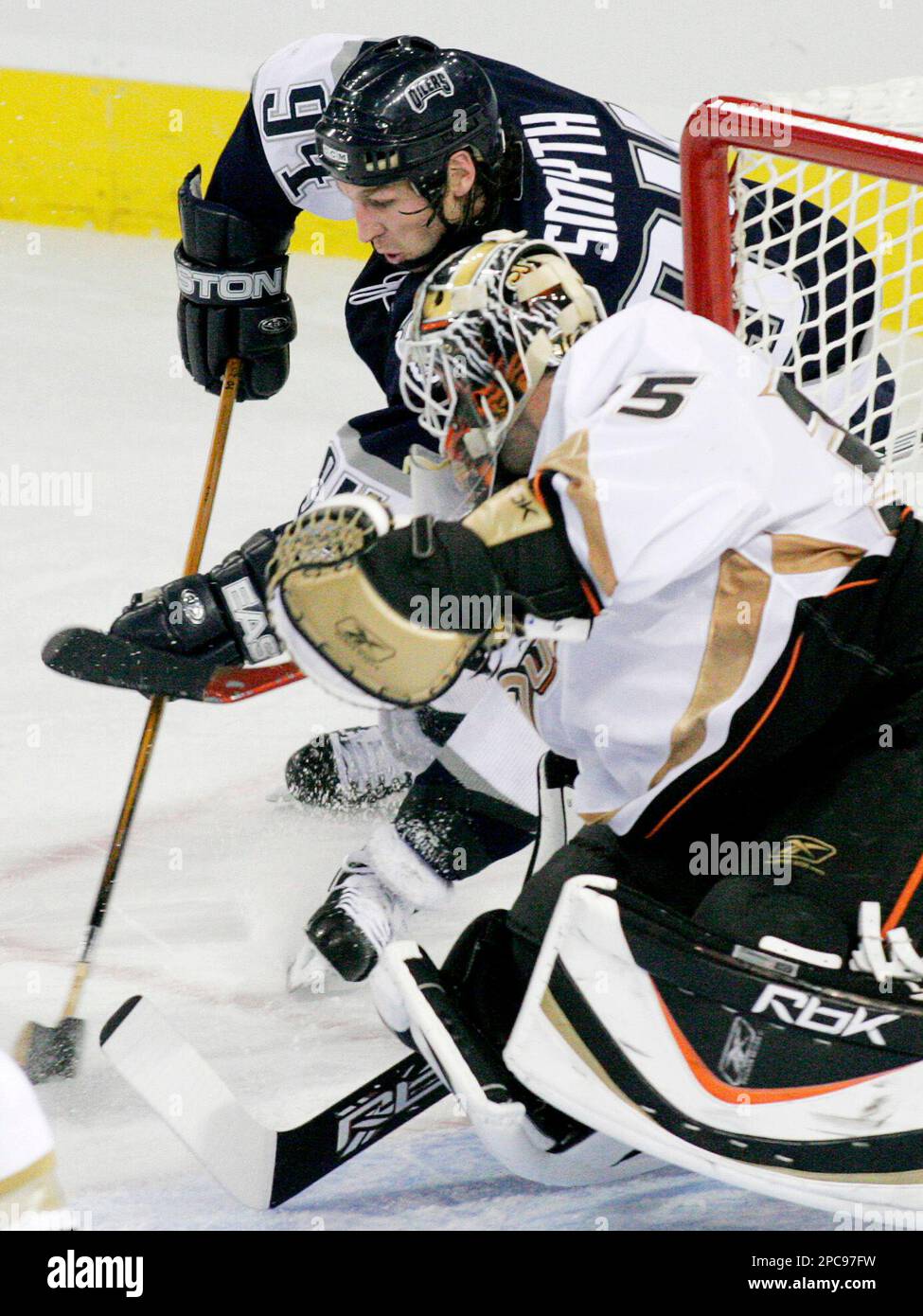 Edmonton Oilers' Ryan Smyth attempts a wrap around goal on Anaheim ...