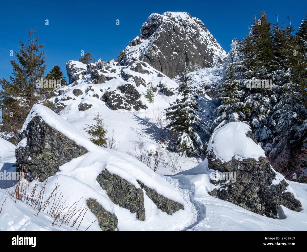 Mount si hi-res stock photography and images - Alamy