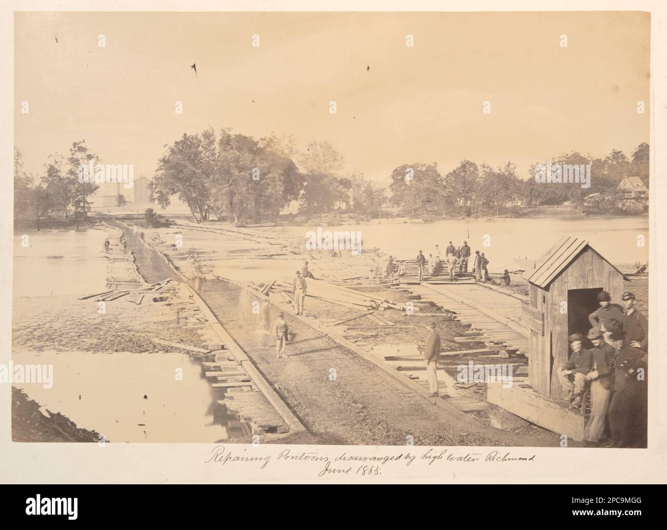 Pontoon bridges virginia richmond 1860 1870 hi-res stock photography ...