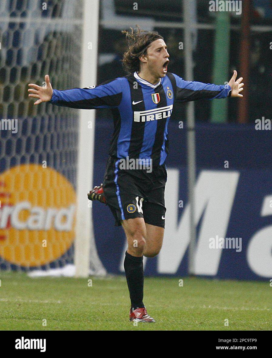 Inter Milan forward Hernan Crespo of Argentina celebrates after scoring ...