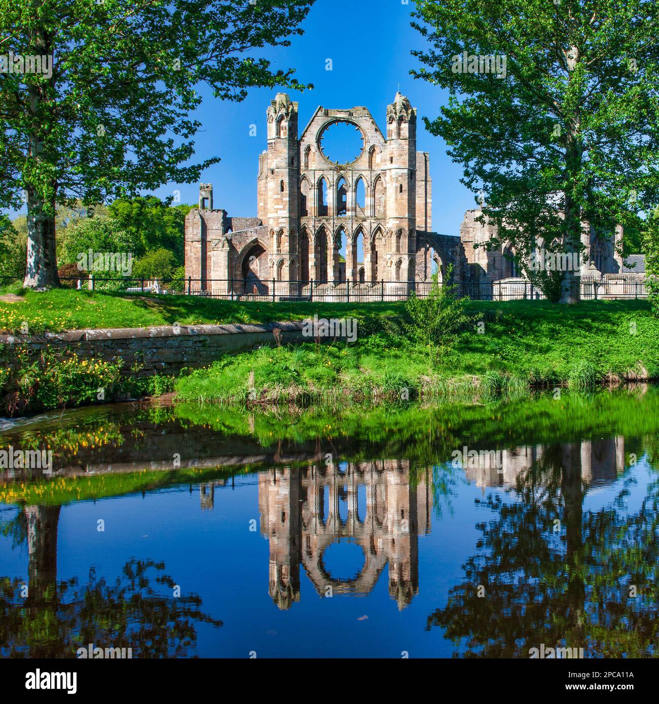 Elgin cathedral hi-res stock photography and images - Alamy