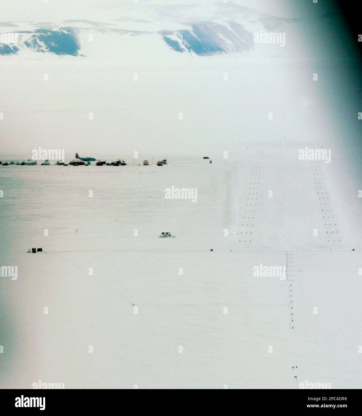 ** SECOND SERIES OF PHOTOS IN A MULTI-PART PHOTO STORY ** The faint ...