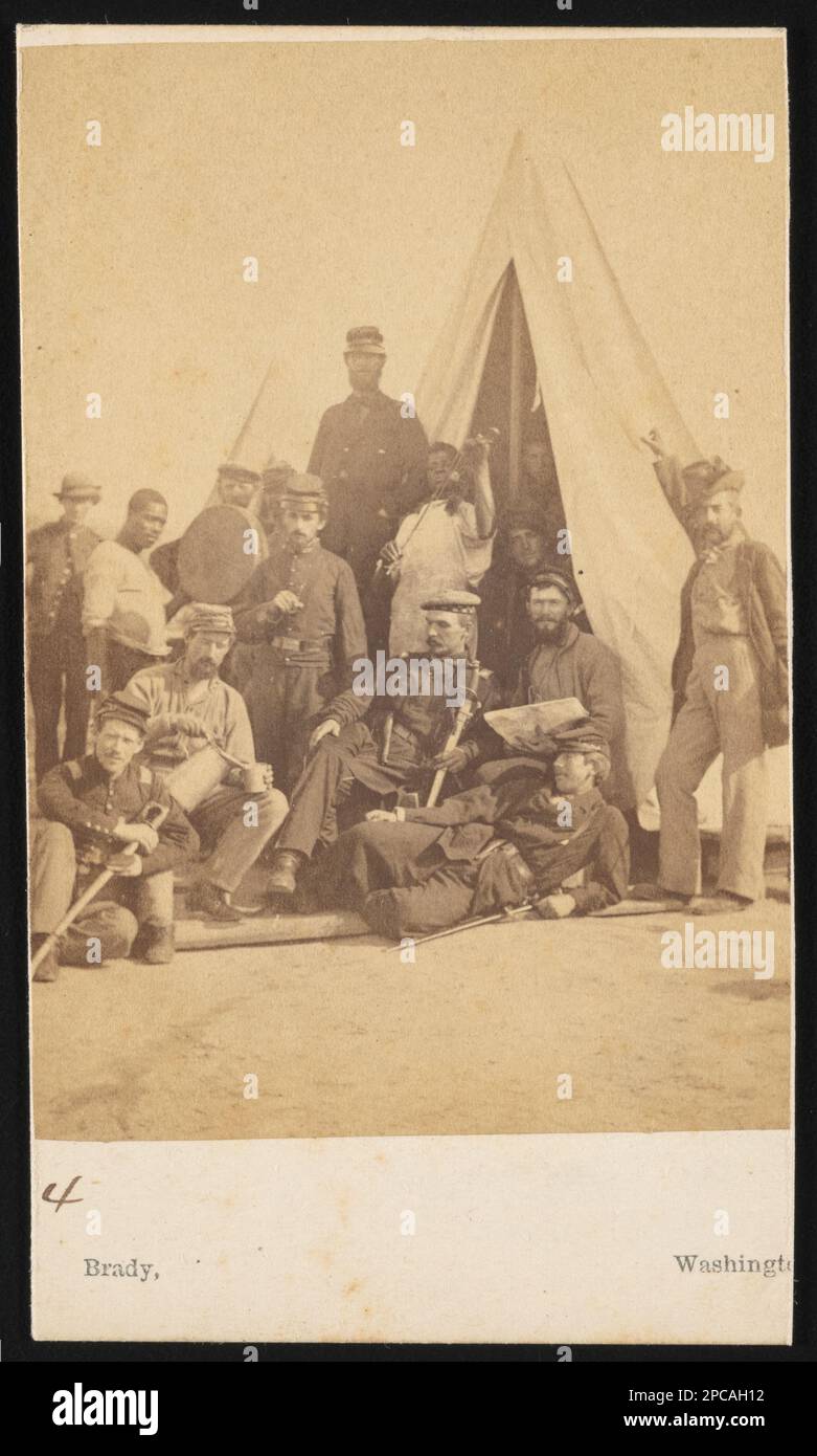 Unidentified soldiers of 21st New York Infantry Regiment in Union ...