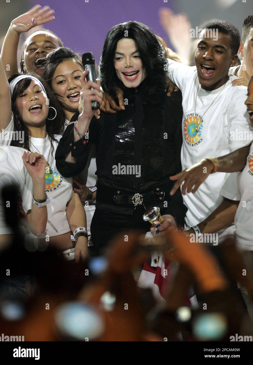 Michael Jackson performs at the World Music Awards at Earls Court Arena ...