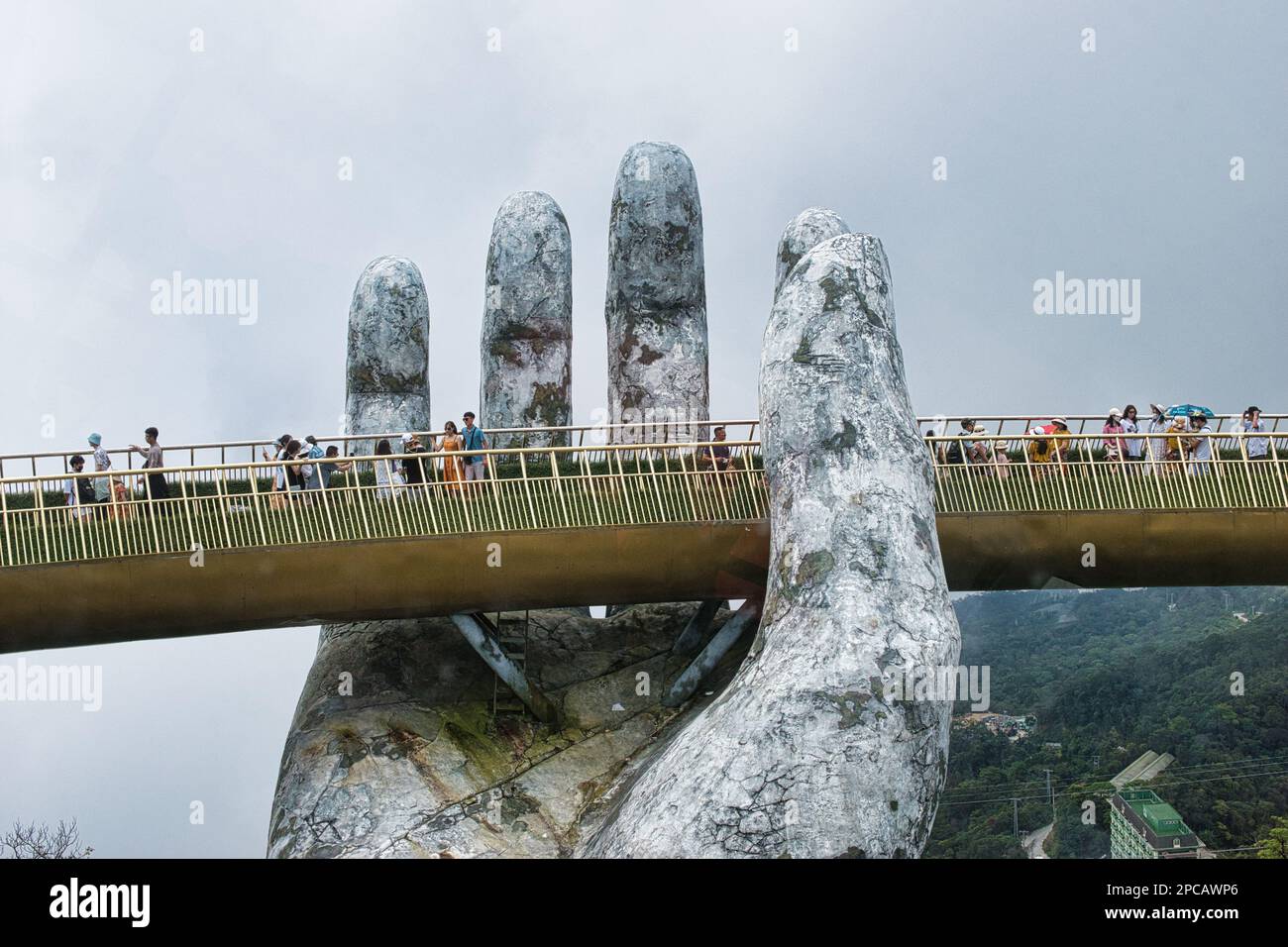 Golden hands bridge hi-res stock photography and images - Alamy