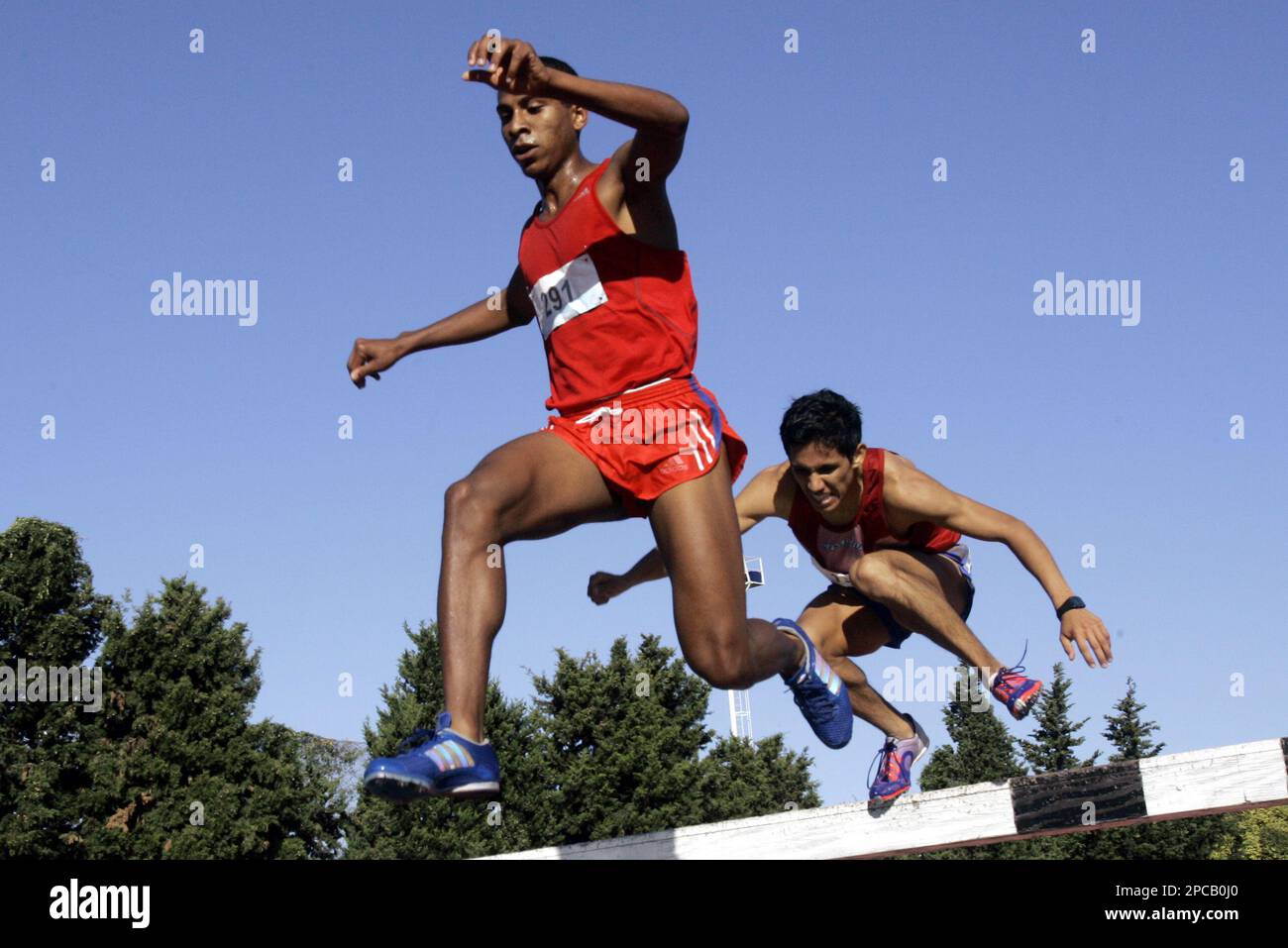 Peru's Mario Bazan, left, and Venezuela's Jose Gregorio Pena Trejo ...