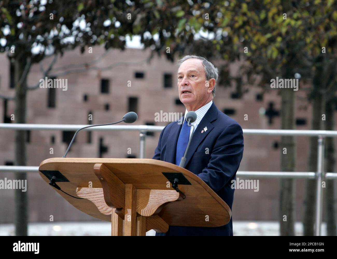 Mayor Bloomberg speaks at the dedication of the Flight 587 memorial in ...