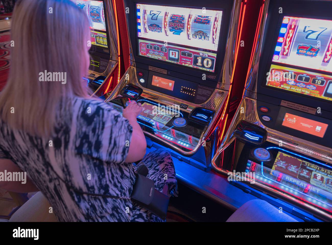 Croupier las vegas hi-res stock photography and images - Alamy