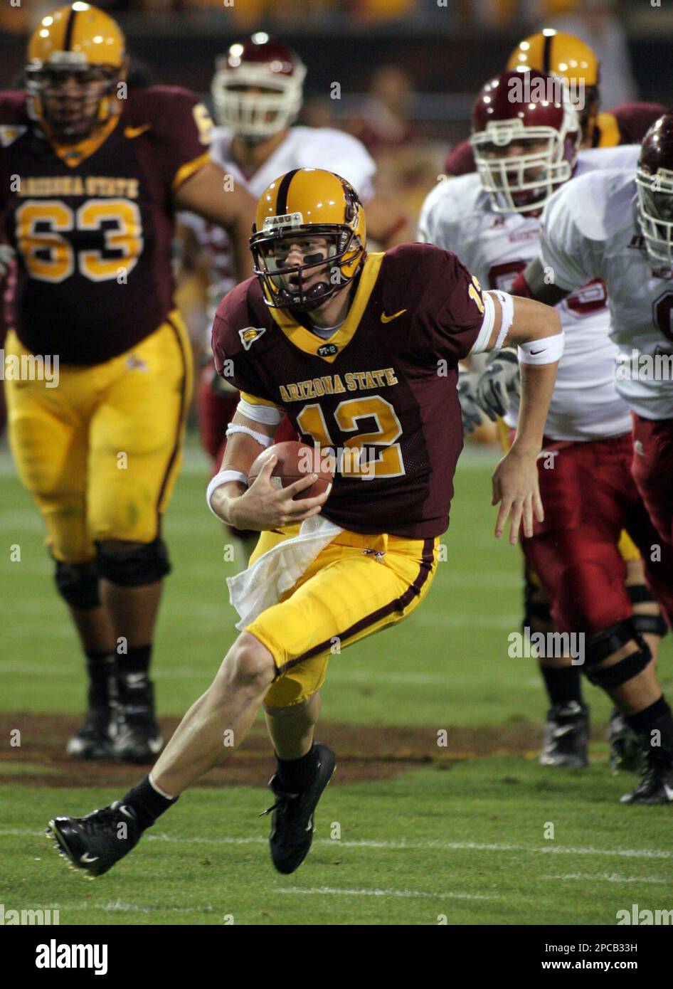 Arizona State quarterback Rudy Carpenter (12) carries the ball during ...