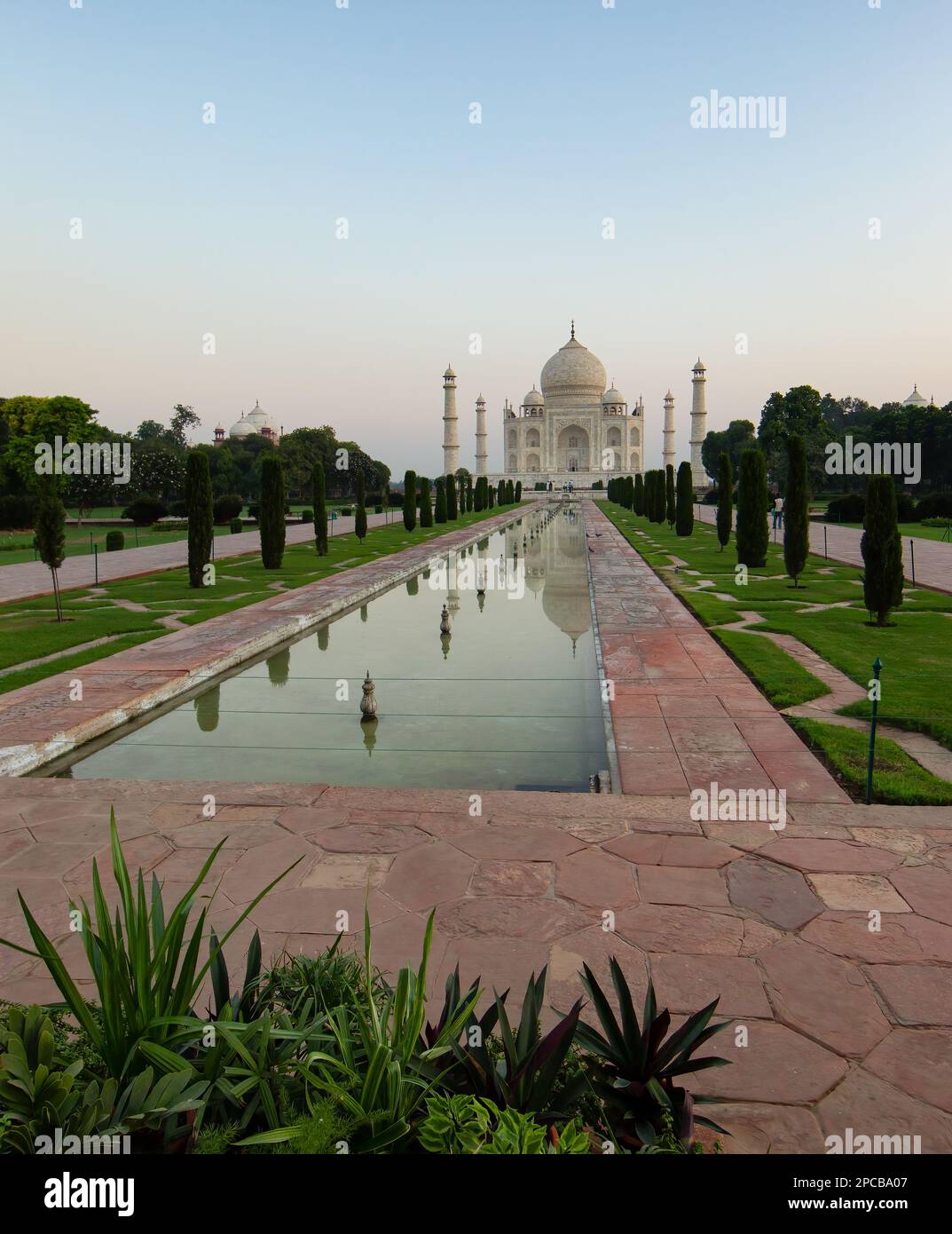 Views around the Taj Mahal, Agra Stock Photo - Alamy