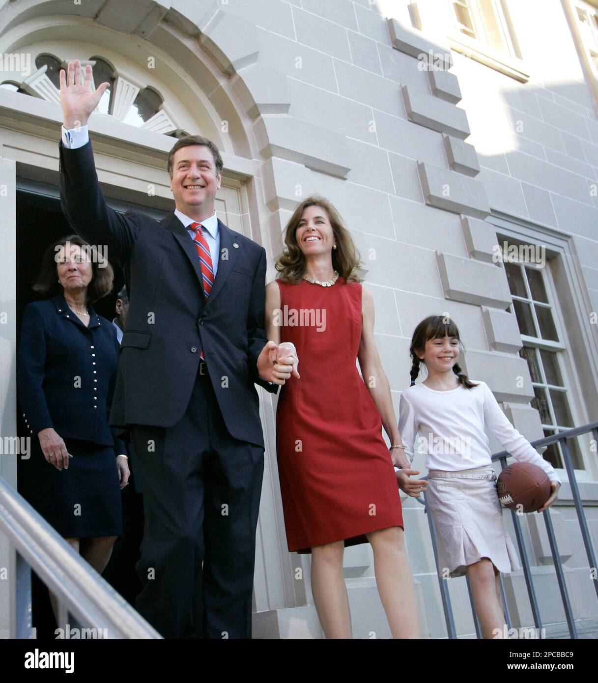 Sen. George Allen, R-Va., waves to supporters after conceding the ...