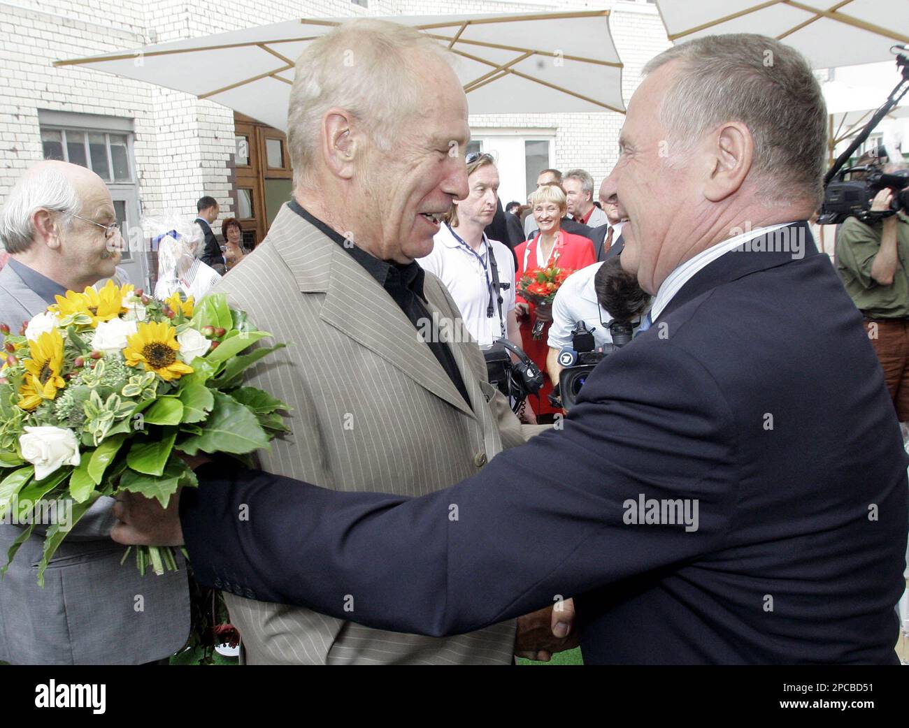 ** ARCHIV ** Der fruehere Chef der DDR-Auslandsspionage Markus Wolf ...