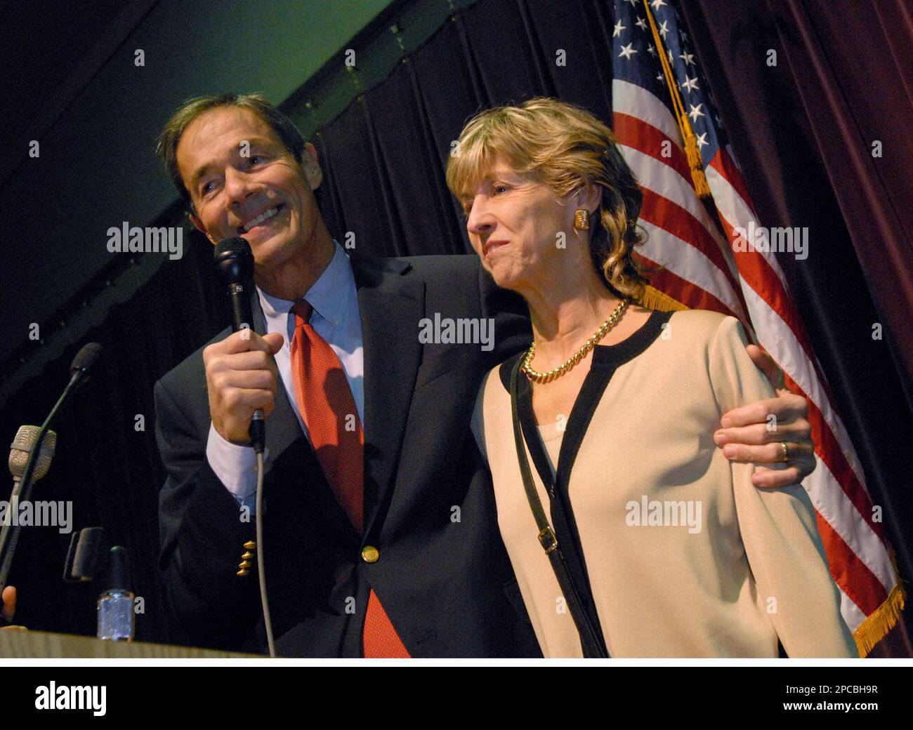 Democratic gubernatorial candidate Tony Knowles acknowledges the ...