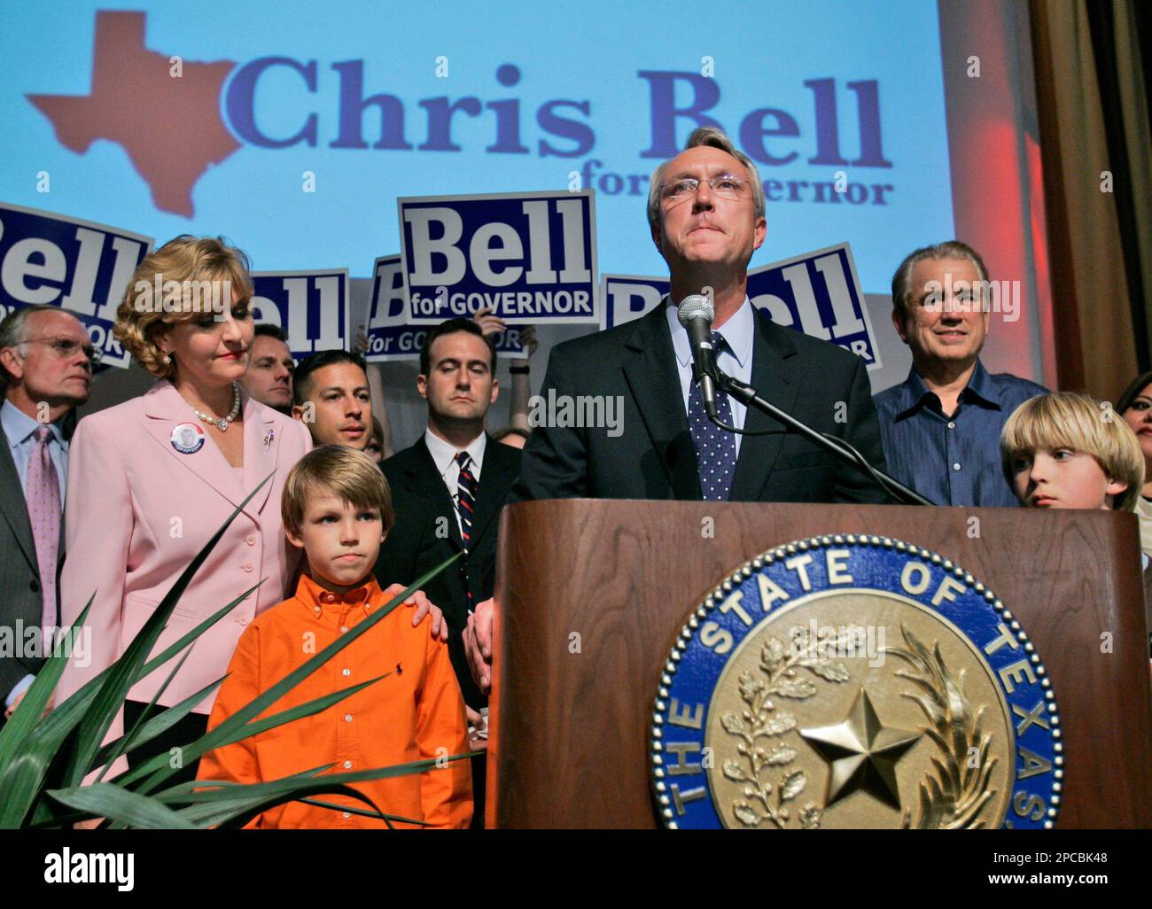 Texas Democratic gubernatorial candidate Chris Bell speaks to a crowd ...
