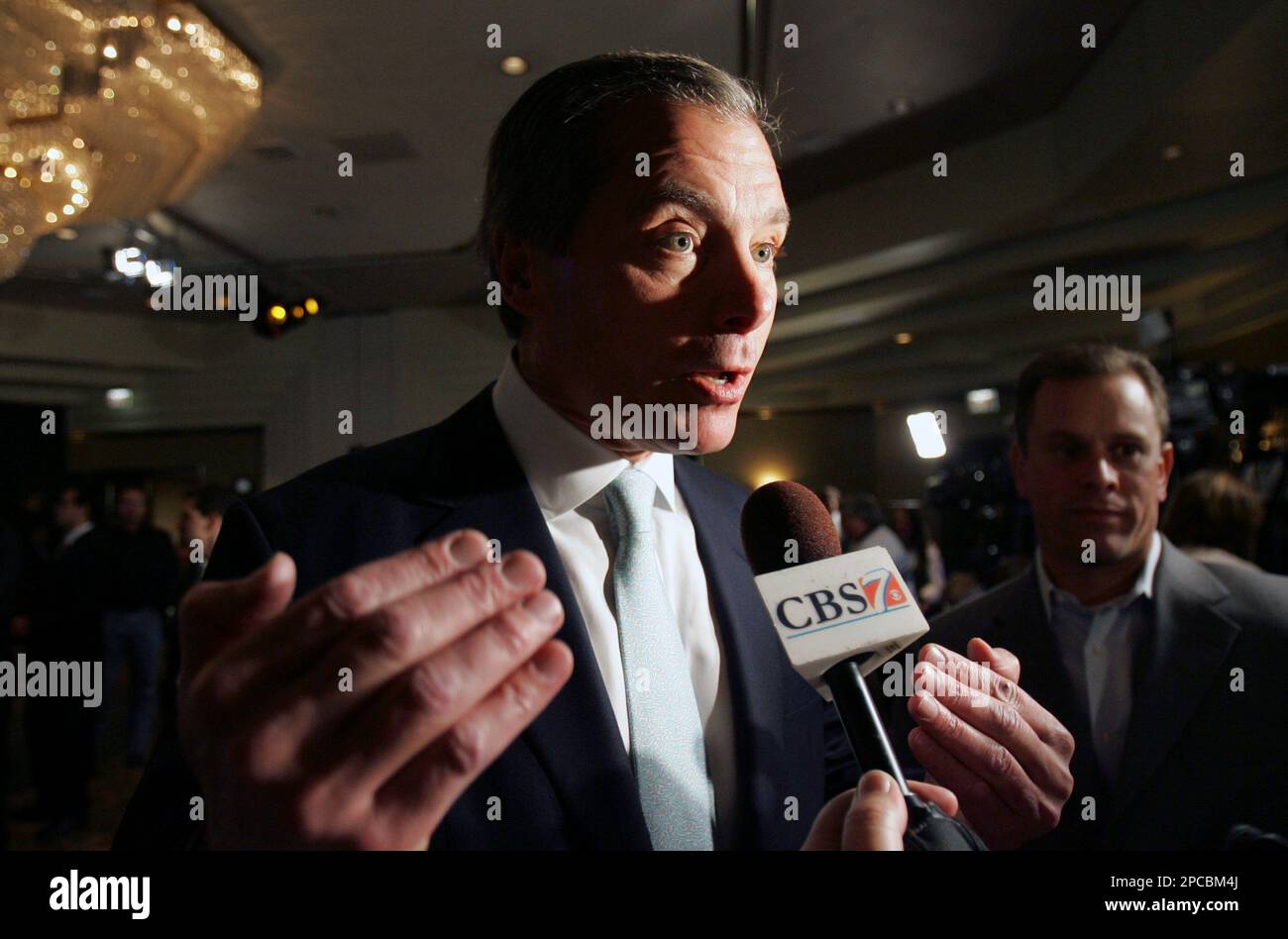 Texas Lt. Gov. David Dewhurst speaks to a reporter before a Republican ...