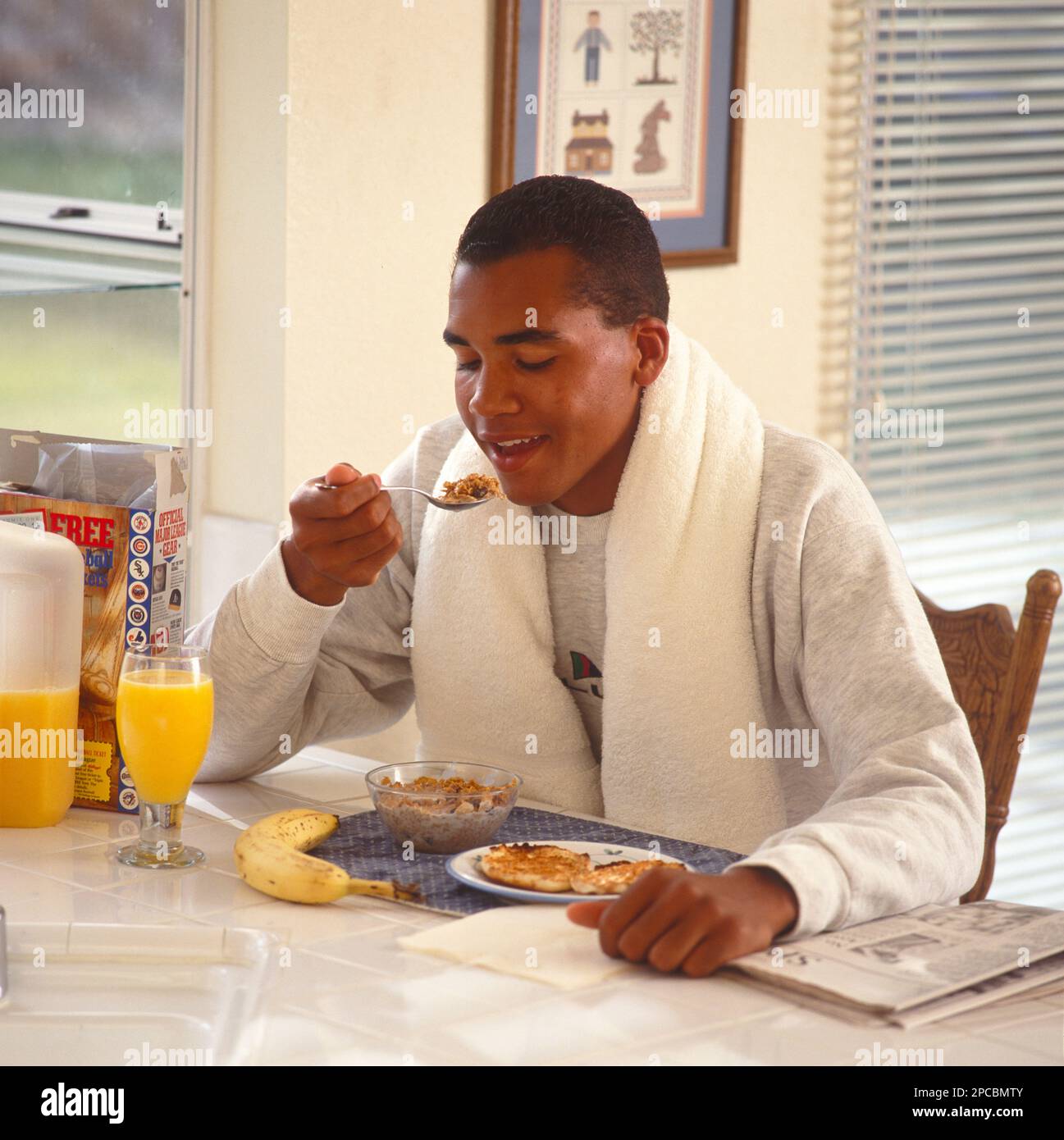Man eating english breakfast hi-res stock photography and images - Alamy