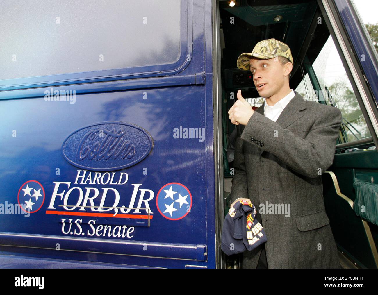 Democrat Harold Ford Jr. gives a thumbs up as he gets on his bus after ...