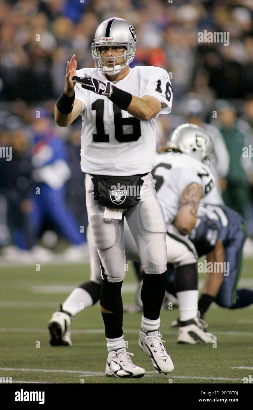 Oakland Raiders quarterback Andrew Walter calls for a timeout in the ...
