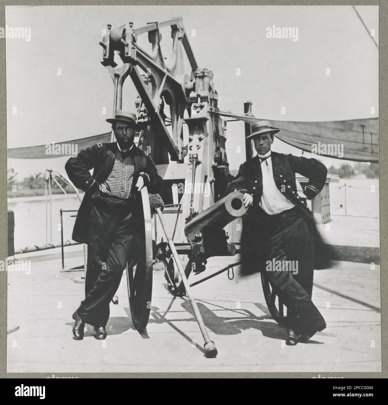 Deck of gunboat "Hunchback", 1865(?). Title from item, U.S. Army Signal ...