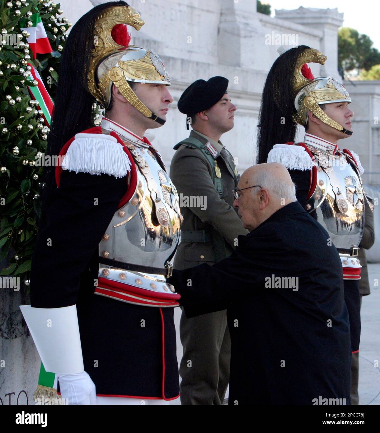 Italioan President Giorgio Napolitano pays homage to the Unknown ...