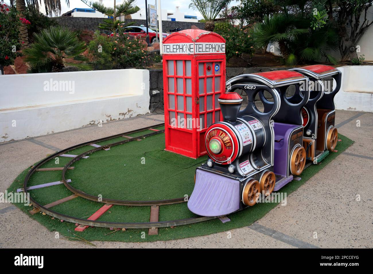 Children's little train merry-go-rounds, coin operated. Las Coloradas ...