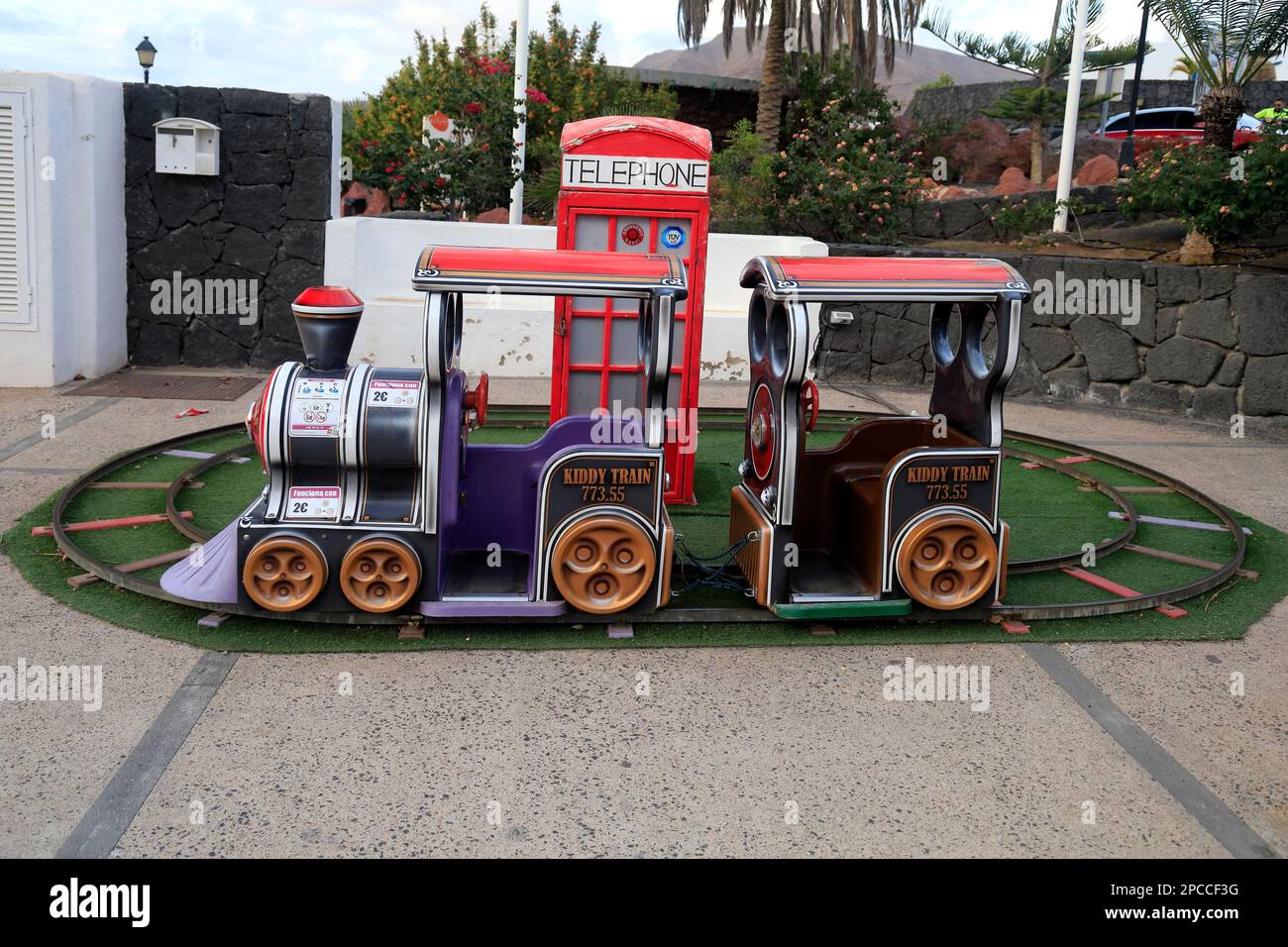 Children's little train merry-go-rounds, coin operated. Las Coloradas ...