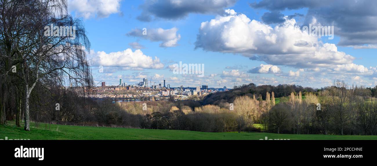 A wide panoramic view showing the whole of Leeds city center and its ...