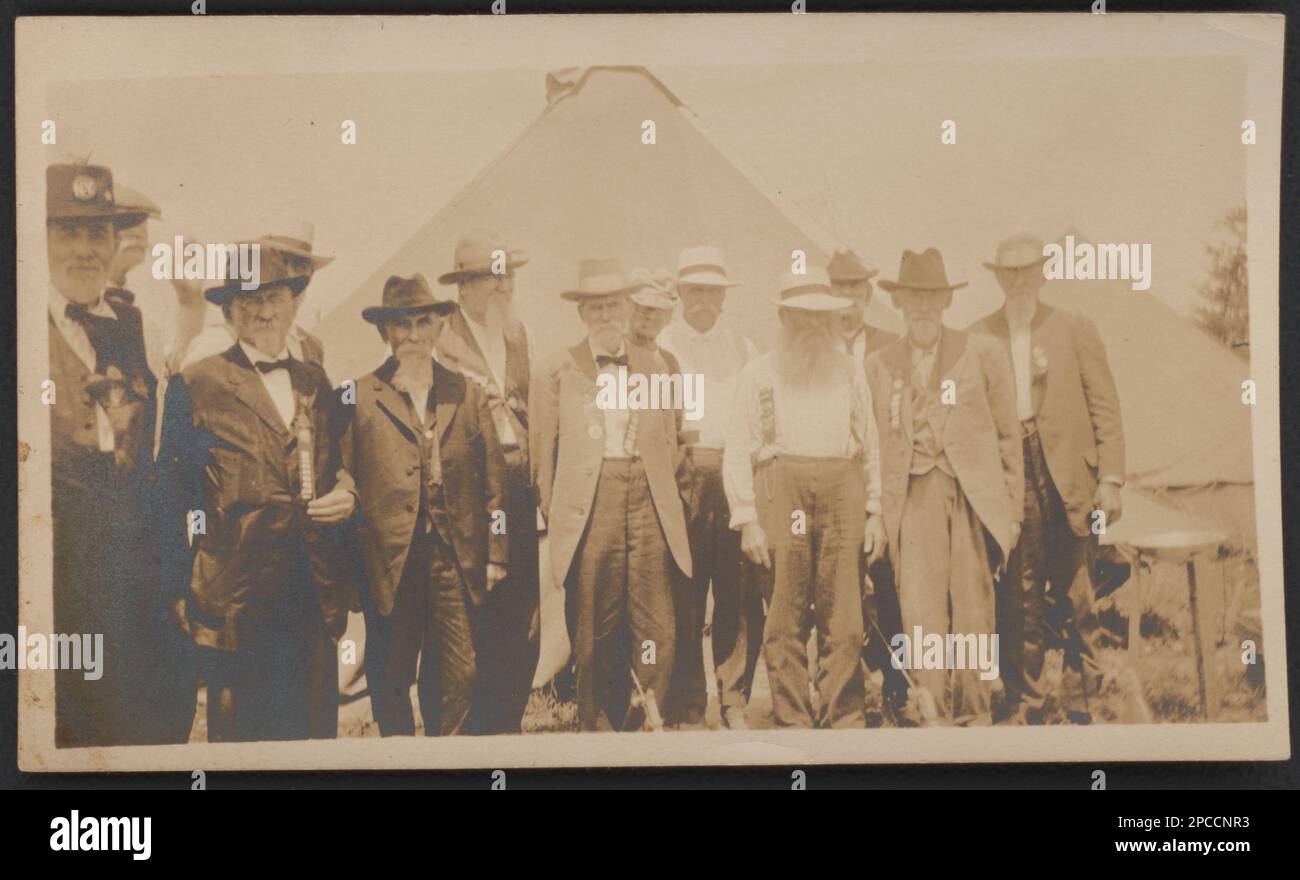 Group of Confederate Civil War veterans wearing Missouri badges at the ...