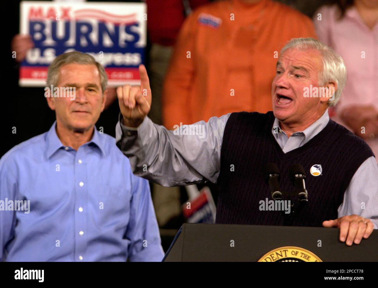 Republican congressional candidate Max Burns, right, introduces ...