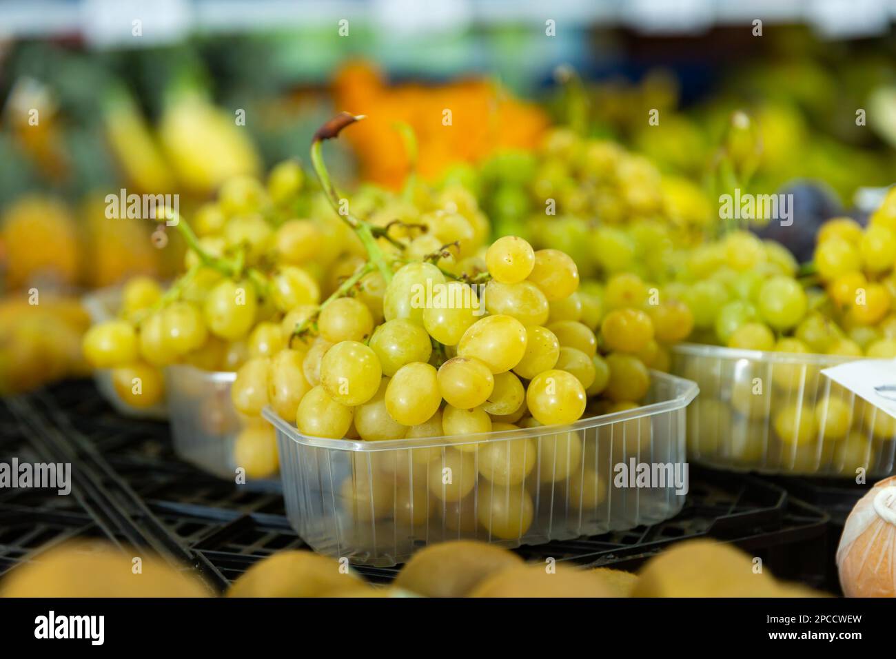 Kish mish hi-res stock photography and images - Alamy