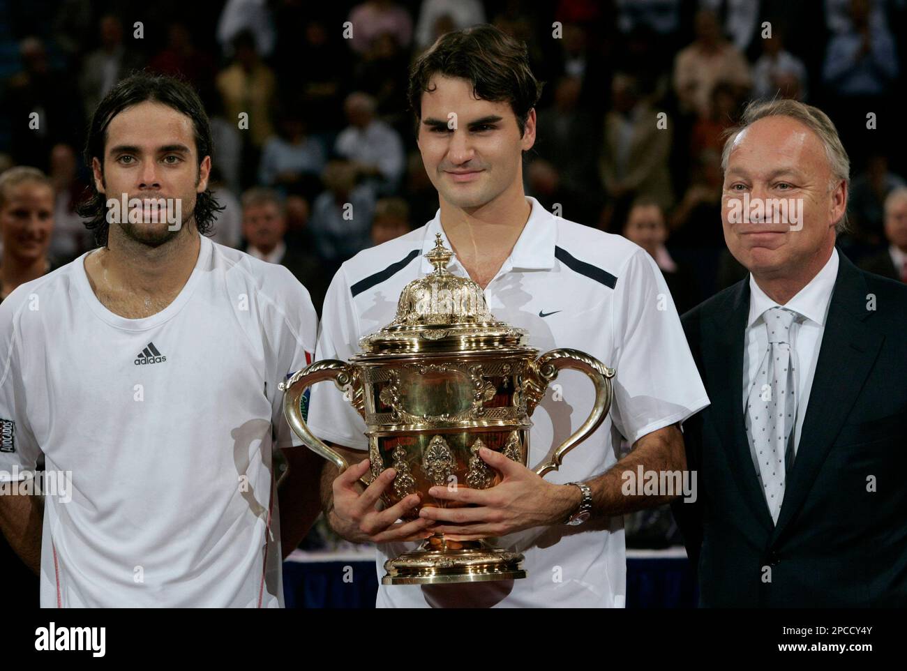 Chile's Fernando Gonzalez, Switzerland's Roger Federer, and tournament ...