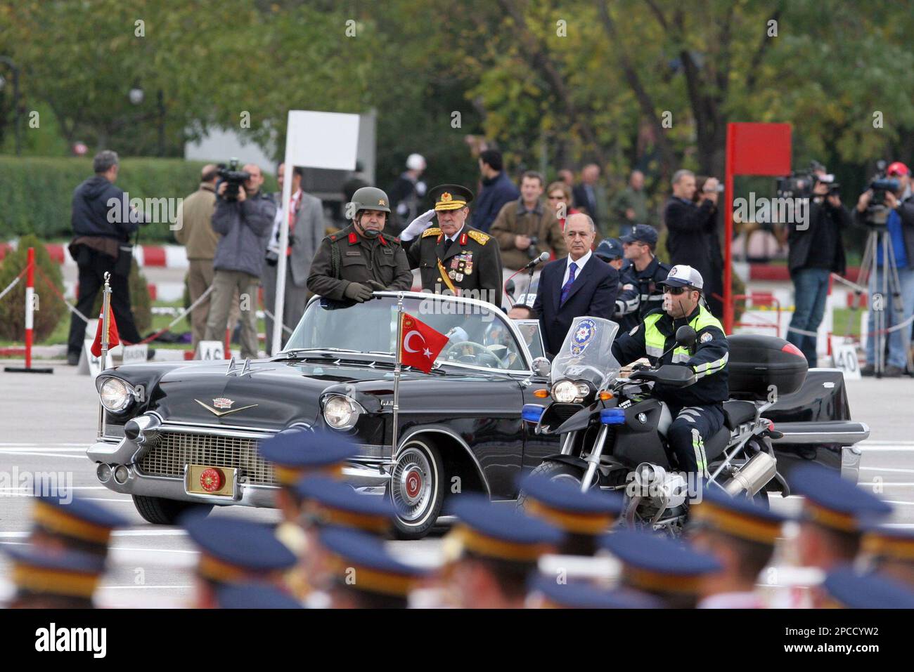 Turkey's President Ahmet Necdet Sezer, right, and Chief of Staff Gen ...